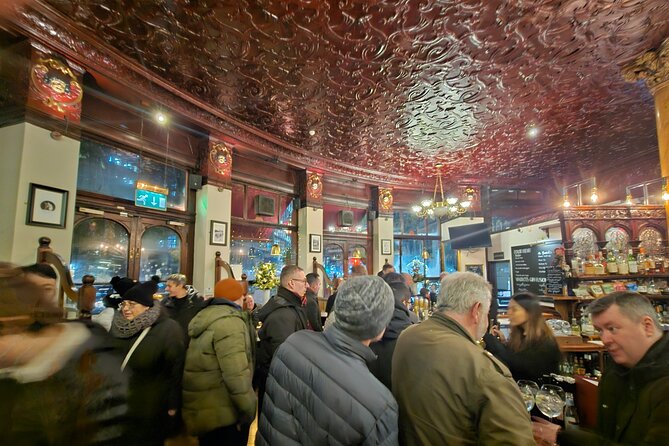 3-Hour Historic Pub Experience in London | Travel Buddies