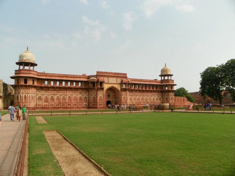 Agra: Taj and Agra Fort E-Tickets & Guide Delhi Transfers | Travel Buddies