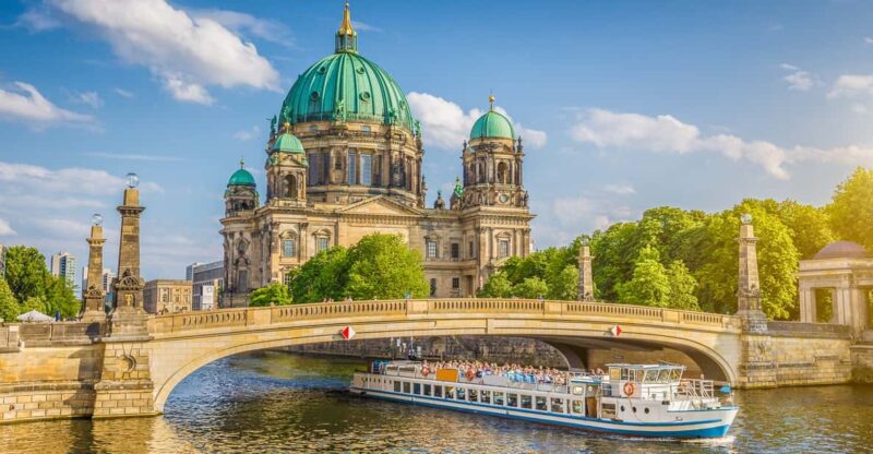 Berlin in Italian - Private Walking Tour | Travel Buddies