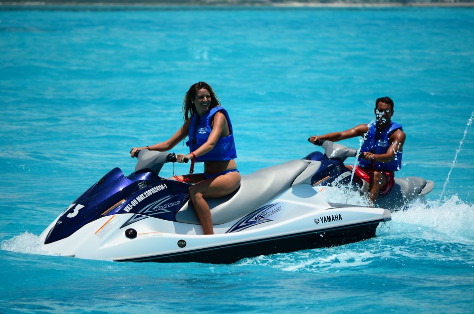 Cancun: Waverunner in Nichupte Lagoon | Travel Buddies
