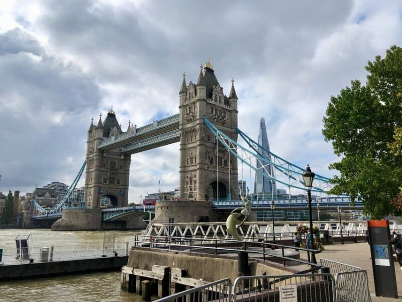 London: 2000 Years of Londons History Walking Tour | Travel Buddies