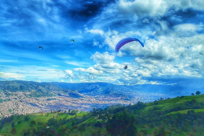 Paragliding in Medellin: A Breathtaking Experience - GoPro Service ...