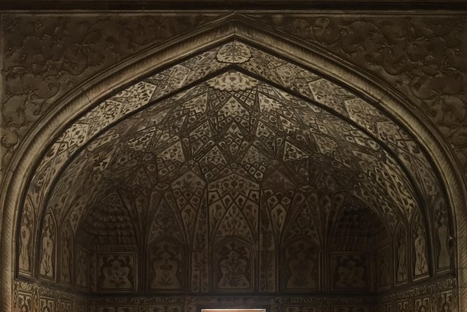 Private Indian Traditional Tour of Taj Mahal | Travel Buddies