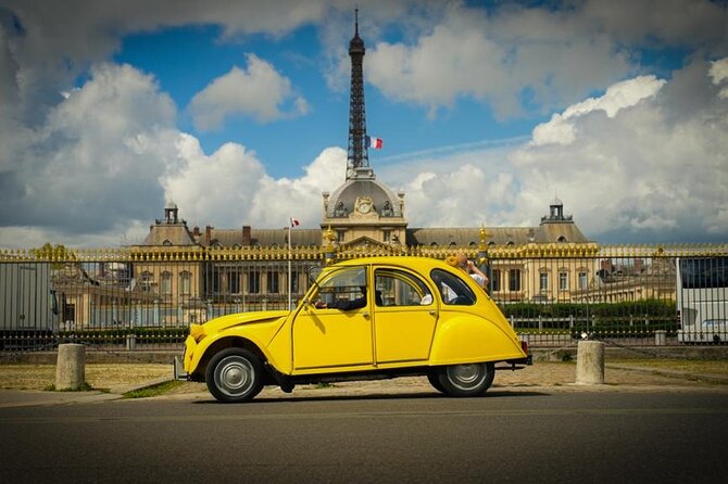 Private Tour 2CV Paris Secret 2H | Travel Buddies