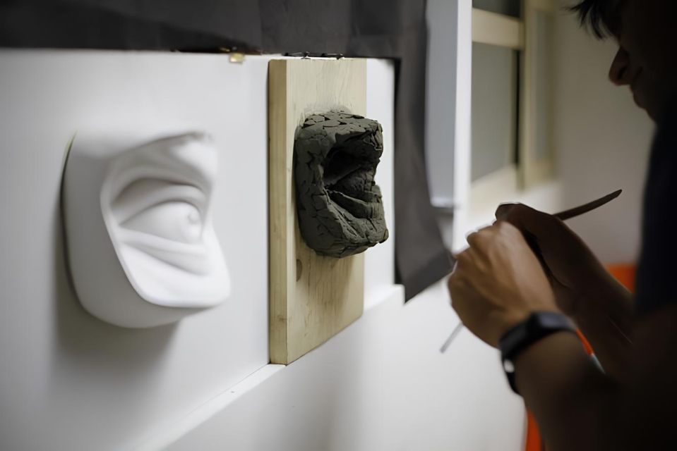 Sculpture in Florence: Classic Clay Modeling Class | Travel Buddies