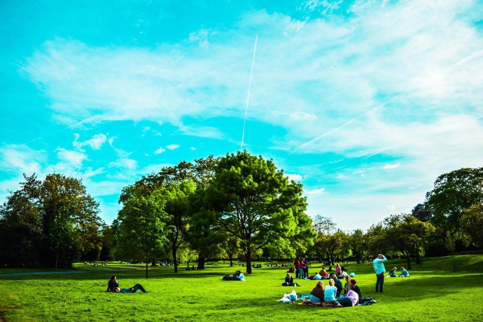 Unique Sites of London – Walking Tour for Couples | Travel Buddies