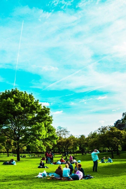 Unique Sites of London – Walking Tour for Couples | Travel Buddies